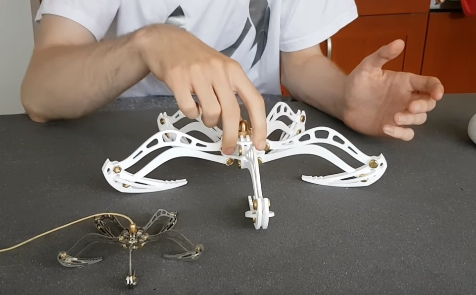 Mantis Claw - 3D Printable Model on Treatstock