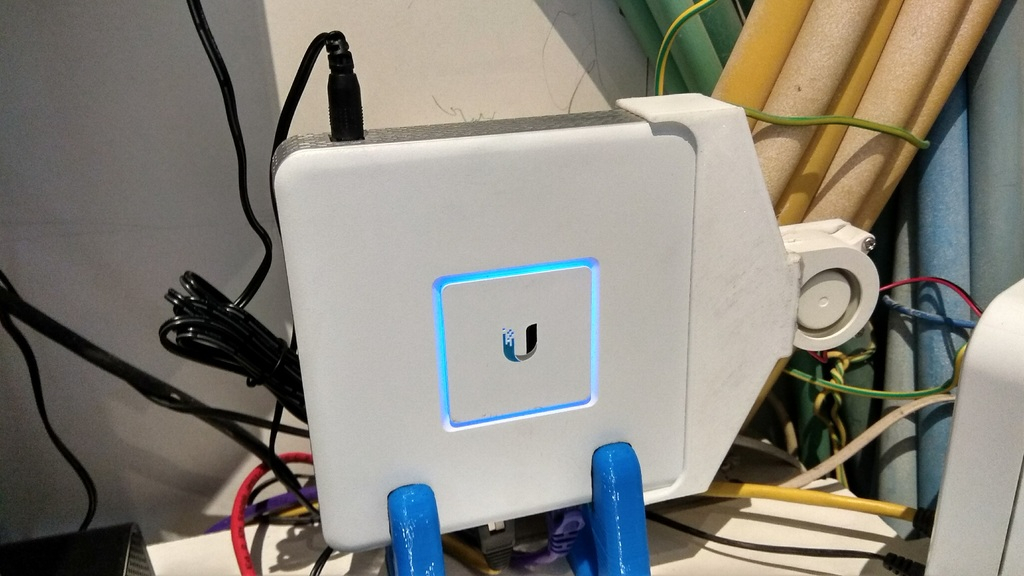 Ubiquiti UniFi Router fan - 3D Printable Model on Treatstock